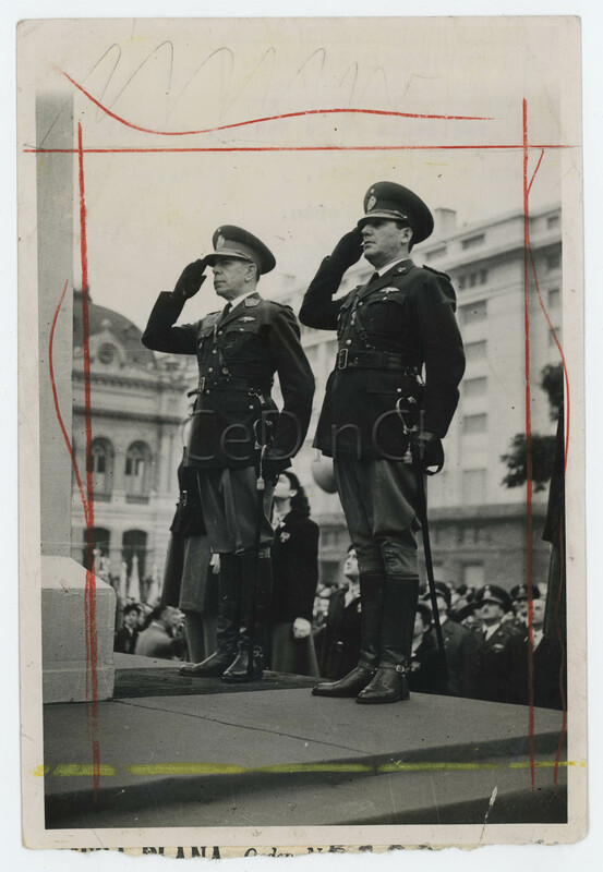 Edelmiro Julián Farrell y Juan Domingo Perón en los actos por el Día de ...